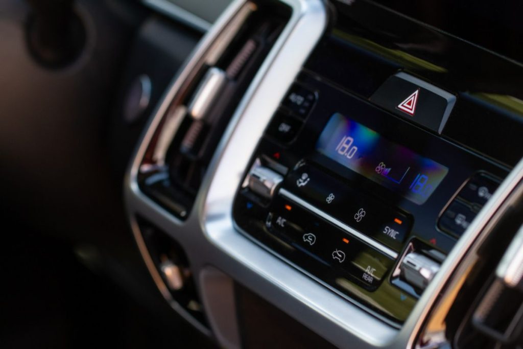 Top 5 Must-Have Features in a Crossover Car